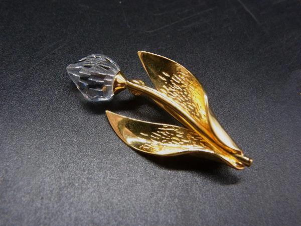 商品情報 ブランド名 SWAROVSKI スワロフスキー 状態ランク ABランク ライン カラーゴールド系×クリア 素材 サイズ(cm) 全長:約4.5cm サイズ(inch) 全長:約1.77inch ポケット 付属品画像内にあるものが全...