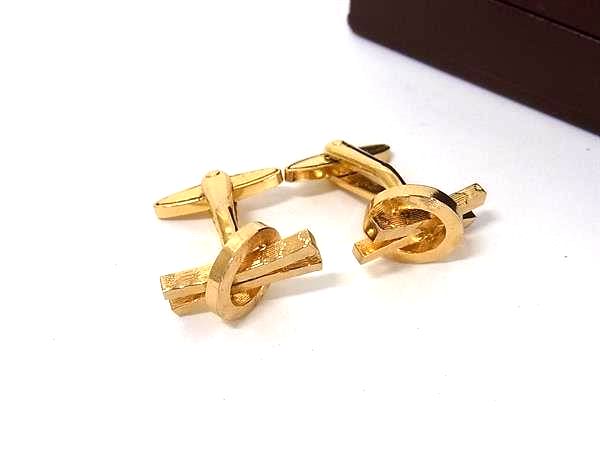 商品情報 ブランド名 ChristianDior クリスチャンディオール 状態ランク Aランク(美品) ライン カラーゴールド系 素材 サイズ(cm) W 約2cm　H 約1.4cm サイズ(inch) W 約0.79inch　H 約0.5...