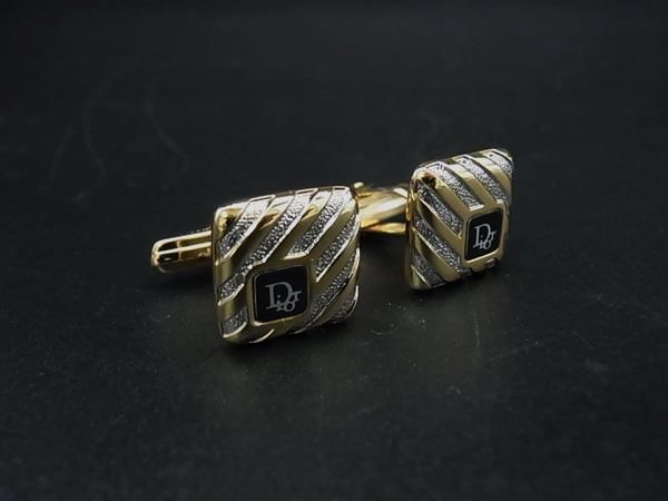 商品情報 ブランド名 ChristianDior クリスチャンディオール 状態ランク ABランク(美品) ライン カラーシルバー系×ゴールド系 素材 サイズ(cm) W 約1.4cm　H 約1.4cm サイズ(inch) W 約0.55in...