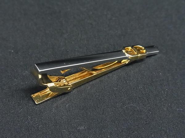 商品情報 ブランド名 GIVENCHY ジバンシィ 状態ランク ABランク ライン カラーシルバー系×ゴールド系 素材 サイズ(cm) 全長:約5.3cm サイズ(inch) 全長:約2.09inch ポケット 付属品画像内にあるものが全て...