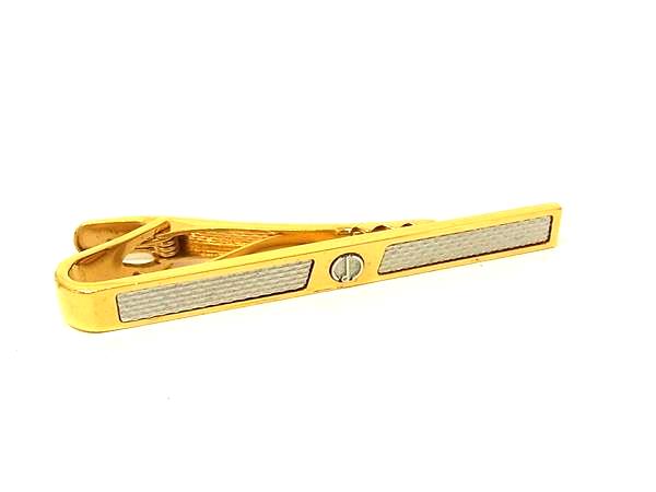 商品情報 ブランド名 dunhill ダンヒル 状態ランク ABランク(美品) ライン カラーゴールド系×シルバー系 素材 サイズ(cm) 全長:約5.3cm サイズ(inch) 全長:約2.09inch ポケット 付属品画像内にあるものが...