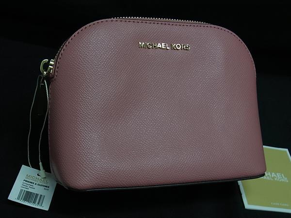 商品情報 ブランド名 MICHAEL KORS マイケルコース 状態ランク Aランク(極美品) ライン カラーピンク系 素材 レザー サイズ W 約16.5cm　H 約13cm　D 約6.5cm ポケット中 ポケット×1 付属品画像内にある...