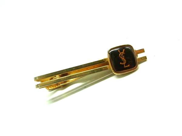 商品情報 ブランド名 YVESSAINTLAURENT イヴサンローラン 状態ランク ABランク ライン カラーゴールド系 素材 サイズ(cm) 全長:約5cm サイズ(inch) 全長:約1.97inch ポケット 付属品画像内にあるもの...