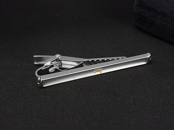 商品情報 ブランド名 BURBERRY バーバリー 状態ランク ABランク(美品) ライン カラーシルバー系 素材 サイズ(cm) W 約5.8cm サイズ(inch) W 約2.28inch ポケット 付属品画像内にあるものが全てになりま...