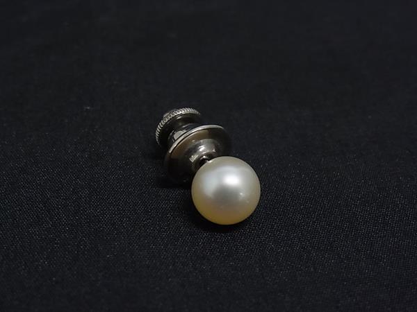 商品情報 ブランド名 MIKIMOTO ミキモト 状態ランク Aランク(美品) ライン カラーアイボリー系×シルバー系 素材 サイズ(cm) 全長：約2cm　幅：約1cmパール：約7mm サイズ(inch) ポケット 付属品画像内にあるもの...