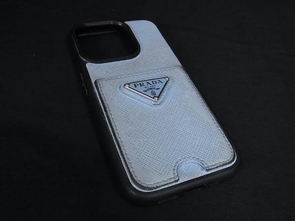 商品情報 ブランド名 PRADA プラダ 状態ランク Bランク ライン カラーライトブルー系×ブラック系 素材 サフィアーノレザー サイズ(cm) W 約7.3cm　H 約14.9cm　D 約1.2cm サイズ(inch) W 約2.87i...