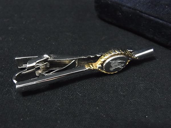 商品情報 ブランド名 BURBERRY バーバリー 状態ランク Bランク ライン カラーシルバー系×ゴールド系 素材 サイズ 全長:約5.4cm ポケット 付属品画像内にあるものが全てになります シリアル及び刻印 状態使用感　擦れ小　小傷く...