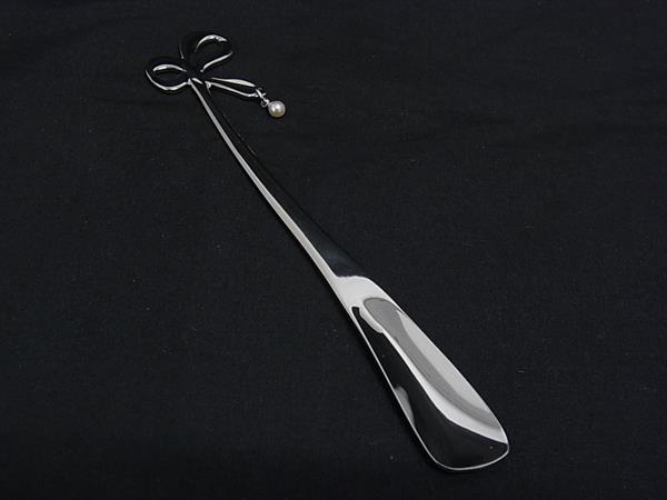 商品情報 ブランド名 MIKIMOTO ミキモト 状態ランク Aランク(極美品) ライン カラーシルバー系 素材 サイズ(cm) 全長:約13cmパール:約4mm サイズ(inch) 全長:約5.12inch ポケット 付属品画像内にあるも...