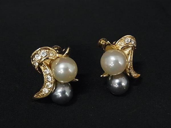 商品情報 ブランド名 AVON エイボン 状態ランク ABランク(美品) ライン カラーゴールド系 素材 サイズ W 約2cm　H 約2.5cm ポケット 付属品画像内にあるものが全てになります シリアル及び刻印 状態使用感小　擦れ小　汚れ...