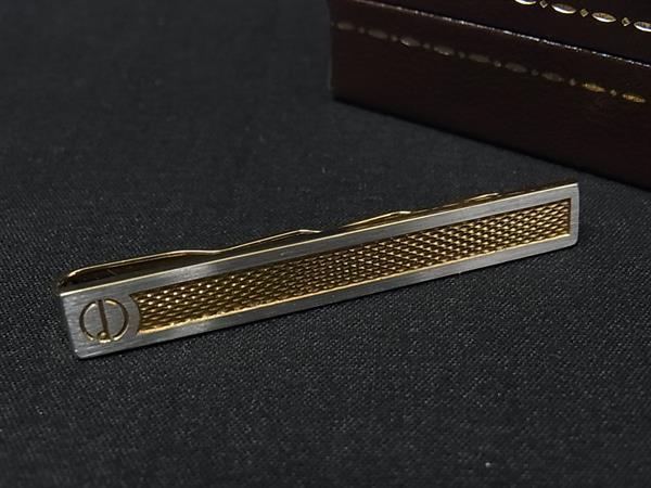 商品情報 ブランド名 dunhill ダンヒル 状態ランク ABランク(美品) ライン カラーゴールド系×シルバー系 素材 サイズ(cm) 全長:約5.1cm サイズ(inch) 全長:約2.01inch ポケット 付属品画像内にあるものが...
