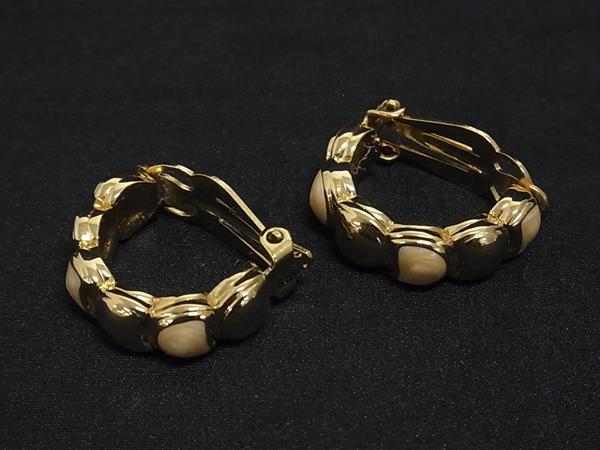 商品情報 ブランド名 NINA RICCI ニナリッチ 状態ランク Aランク(美品) ライン カラーゴールド系 素材 サイズ ポケット 付属品画像内にあるものが全てになります シリアル及び刻印 状態使用感小　擦れ小くすみ小 □□□　状態ラン...