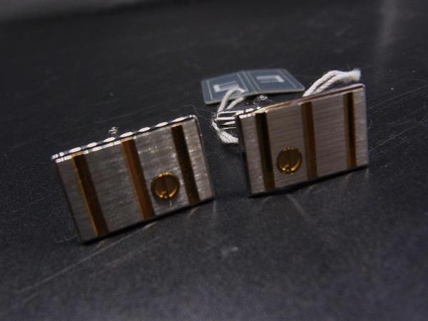 商品情報 ブランド名 dunhill ダンヒル 状態ランク Aランク(美品) ライン カラーシルバー系 素材 サイズ(cm) W 約1.7cm　H 約1.1cm サイズ(inch) W 約0.67inch　H 約0.43inch ポケット ...
