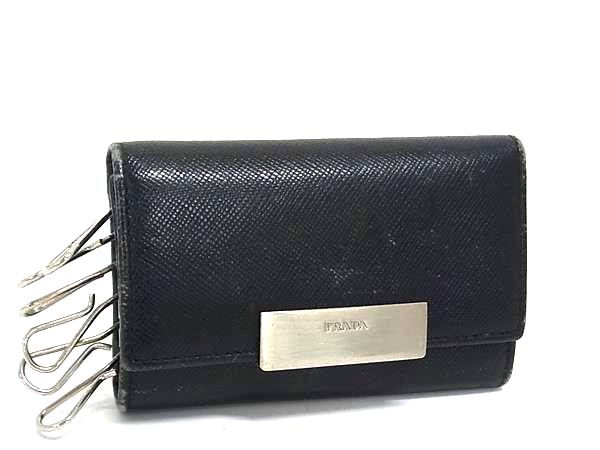 商品情報 ブランド名 PRADA プラダ 状態ランク Bランク ライン カラーブラック系 素材 レザー サイズ W 約10cm　H 約6.5cm　D 約1.5cm ポケット中 ポケット×2 付属品画像内にあるものが全てになります シリアル及...