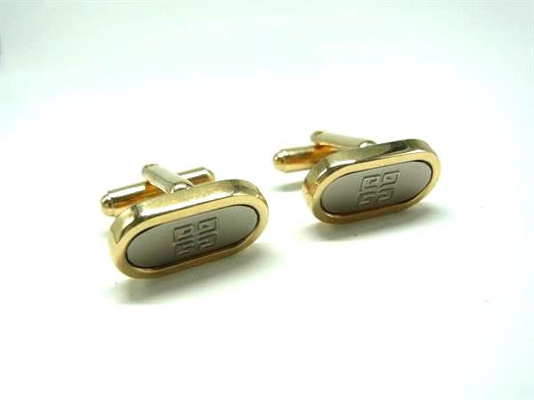 商品情報 ブランド名 GIVENCHY ジバンシィ 状態ランク ABランク ライン カラーゴールド系 素材 サイズ(cm) W 約1.7cm　H 約0.8cm サイズ(inch) W 約0.67inch　H 約0.31inch ポケット 付...
