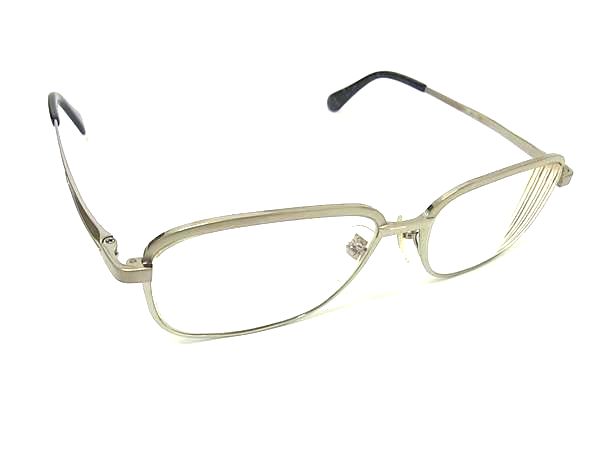 商品情報 ブランド名 DAKS ダックス 状態ランク ABランク(美品) ライン カラーシルバー系×レンズ クリア 素材 サイズ(cm) フレーム 約14.5cm　テンプル 約13cm　レンズ 縦 約3.8cm　横 約5.4cm サイズ(i...