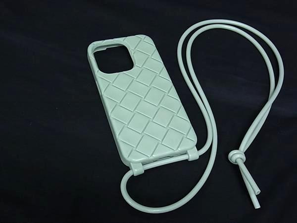 商品情報 ブランド名 BOTTEGA VENETA ボッテガヴェネタ 状態ランク Aランク(美品) ライン カラーグレー系 素材 ラバー サイズ(cm) W 約7.6cm　H 約15.3cm　D 約1.4cm サイズ(inch) ポケット ...