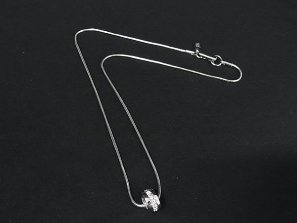 商品情報 ブランド名 SWAROVSKI スワロフスキー 状態ランク Aランク(美品) ライン カラーシルバー系 素材 サイズ 全長:約42.5cmトップ:W 約0.5cm　H 約0.9cm ポケット 付属品画像内にあるものが全てになります...