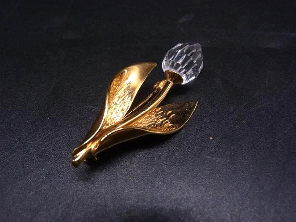 商品情報 ブランド名 SWAROVSKI スワロフスキー 状態ランク ABランク(美品) ライン カラーゴールド系×クリア 素材 サイズ 全長:約4.1cm ポケット 付属品画像内にあるものが全てになります シリアル及び刻印 状態使用感小　...