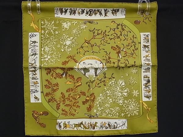 商品情報 ブランド名 HERMES エルメス 状態ランク SAランク(新品同様) ライン カラーグリーン系 素材 シルク100% サイズ(cm) W 約42.5cm　H 約42cm サイズ(inch) W 約16.73inch　H 約16....