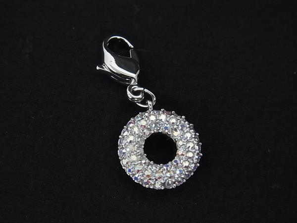 商品情報 ブランド名 SWAROVSKI スワロフスキー 状態ランク Aランク(美品) ライン カラーシルバー系×グリーン系 素材 サイズ W 約1.3cm　H 約2.7cm ポケット 付属品画像内にあるものが全てになります シリアル及び刻...