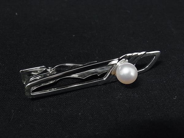 商品情報 ブランド名 MIKIMOTO ミキモト 状態ランク ABランク(美品) ライン カラーシルバー系 素材 SV925 サイズ(cm) 全長:約5.2cm幅:約1cmパール 約8mm サイズ(inch) ポケット 付属品画像内にあるも...