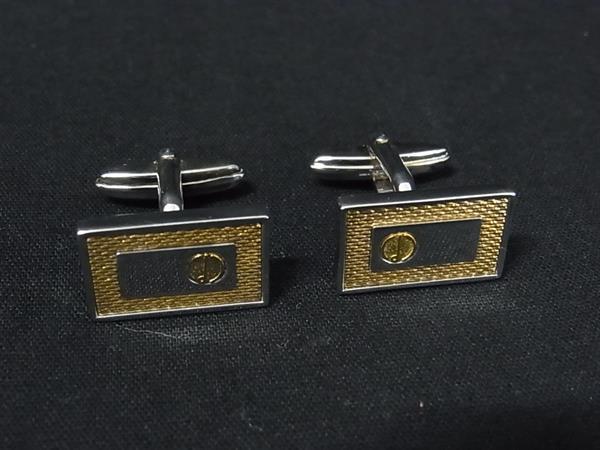 商品情報 ブランド名 dunhill ダンヒル 状態ランク Bランク ライン カラーシルバー系 素材 サイズ W 約1.8cm　H 約1.1cm ポケット 付属品画像内にあるものが全てになります シリアル及び刻印 状態使用感小　擦れ小　くす...