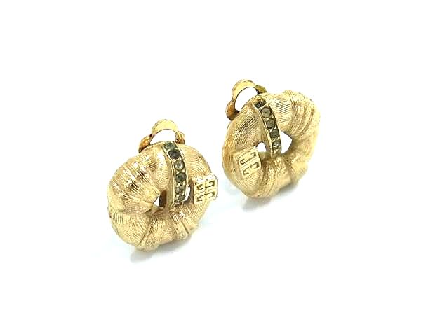 商品情報 ブランド名 GIVENCHY ジバンシィ 状態ランク Bランク ライン カラーゴールド系 素材 サイズ W 約1.5cm　H 約1.5cm ポケット 付属品画像内にあるものが全てになります シリアル及び刻印 状態使用感　擦れ小　汚...