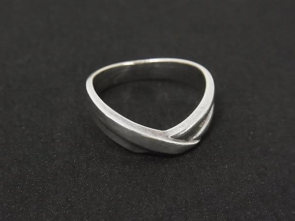 商品情報 ブランド名 4℃ ヨンドシー 状態ランク Bランク ライン カラーシルバー系 素材 SV925 サイズ(cm) 約11号 サイズ(inch) ポケット 付属品画像内にあるものが全てになります シリアル及び刻印 状態使用感　擦れ小　...