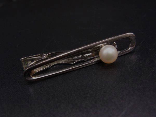 商品情報 ブランド名 MIKIMOTO ミキモト 状態ランク ABランク ライン カラーシルバー系×ホワイト系 素材 SV925 サイズ(cm) 全長:約5cm サイズ(inch) ポケット 付属品画像内にあるものが全てになります シリアル...