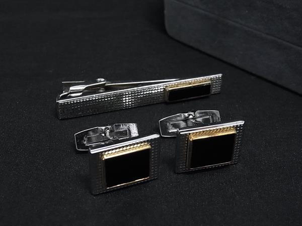 商品情報 ブランド名 LONGINES ロンジン 状態ランク Bランク ライン カラーシルバー系×ブラック系 素材 SV900 サイズ(cm) タイクリップ 全長:約5cmカフリンクス W 約1.7cm H 約1.4cm サイズ(inch)...
