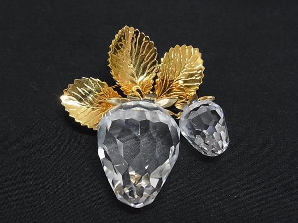 商品情報 ブランド名 SWAROVSKI スワロフスキー 状態ランク ABランク(美品) ライン カラーゴールド系×クリア 素材 サイズ(cm) 全長:約3.8cm サイズ(inch) 全長:約1.50inch ポケット 付属品画像内にある...