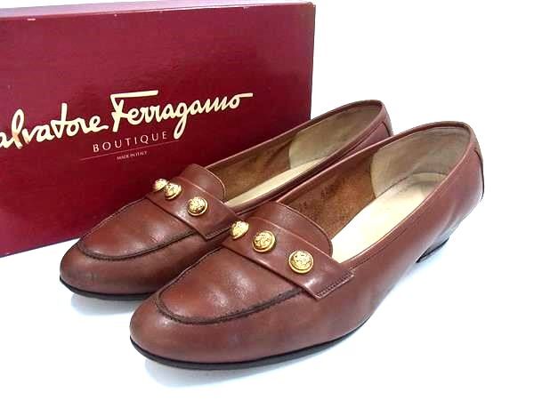 商品情報 ブランド名 Salvatore Ferragamo フェラガモ 状態ランク BCランク ライン カラーブラウン系 素材 レザー サイズ(cm) 表記サイズ:8 1/2 (日本サイズ 約26.0cm)実寸:アウトソール 約27cm　...