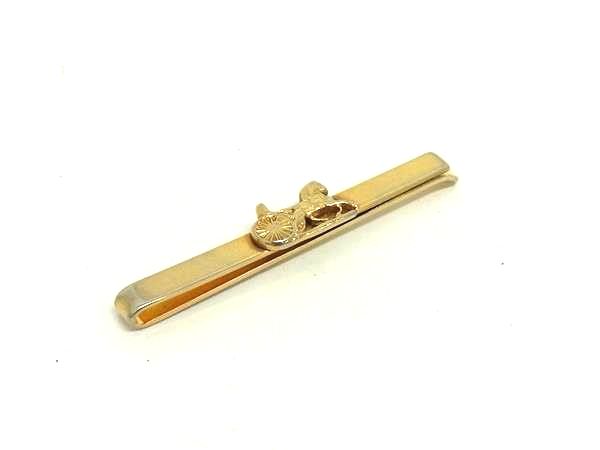 商品情報 ブランド名 CELINE セリーヌ 状態ランク Bランク ライン カラーゴールド系 素材 サイズ 全長:約5.8cm幅:約0.5cm ポケット 付属品画像内にあるものが全てになります シリアル及び刻印 状態使用感　擦れ小　小傷　く...