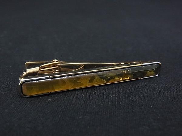 商品情報 ブランド名 CELINE セリーヌ 状態ランク ABランク(美品) ライン カラーゴールド系 素材 サイズ 全長:約5cm ポケット 付属品画像内にあるものが全てになります シリアル及び刻印 状態使用感小　擦れ小　くすみ □□□　...