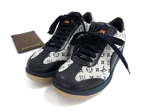 商品情報 ブランド名 LOUIS VUITTON ルイヴィトン 状態ランク Aランク(極美品) ライン カラーネイビー系 素材 サイズ 表記サイズ：35 1/2 (日本サイズ 約22.5cm)実寸：アウトソール 約23.5cm　踵の高さ 約...