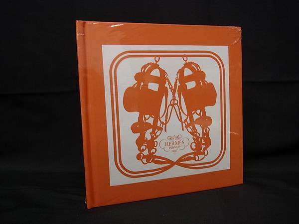 商品情報 ブランド名 HERMES エルメス 状態ランク Sランク(未使用品) ライン カラーオレンジ系 素材 サイズ W 約21.5cm　H 約21.5cm　D 約3cm ポケット 付属品画像内にあるものが全てになります シリアル及び刻印...