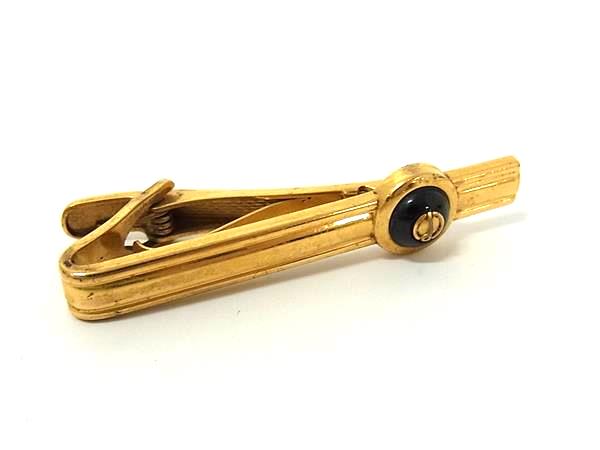 商品情報 ブランド名 dunhill ダンヒル 状態ランク Bランク ライン カラーゴールド系 素材 サイズ 全長:約5.1cm ポケット 付属品画像内にあるものが全てになります シリアル及び刻印 状態使用感　擦れ小　小傷　くすみ □□□　...