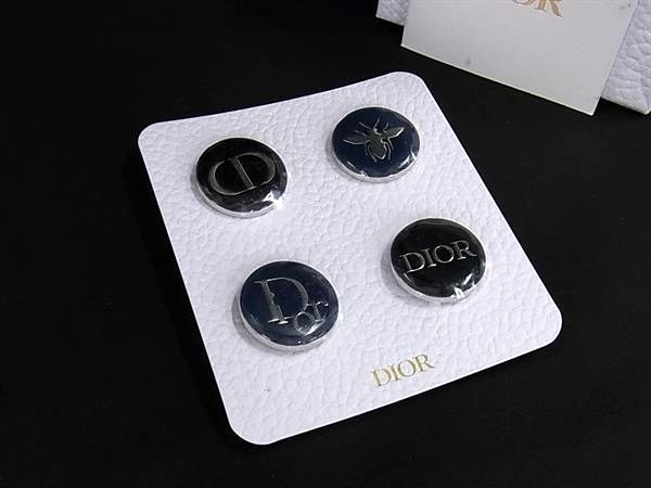 商品情報 ブランド名 ChristianDior ディオール 状態ランク SAランク(新品同様) ライン カラーブラック系×ネイビー系 素材 サイズ(cm) W 約2.5cm　H 約2.5cm サイズ(inch) ポケット 付属品画像内にあ...