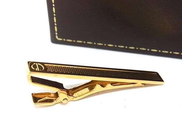 商品情報 ブランド名 dunhill ダンヒル 状態ランク ABランク(美品) ライン カラーゴールド系 素材 サイズ(cm) 全長:約5.5cm サイズ(inch) ポケット 付属品画像内にあるものが全てになります シリアル及び刻印 状態...