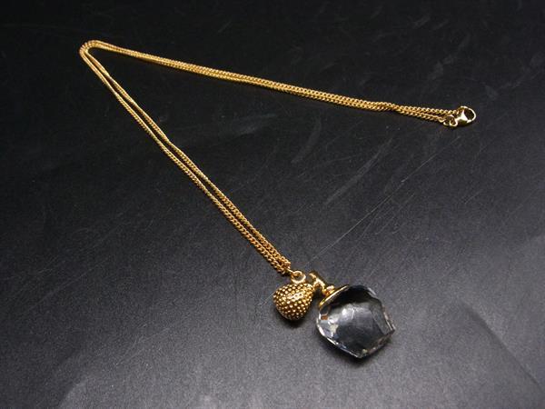 商品情報 ブランド名 SWAROVSKI スワロフスキー 状態ランク ABランク(美品) ライン カラーゴールド系×クリア 素材 サイズ(cm) 全長:約51cmトップ W約1.5cm H約2.8cm サイズ(inch) ポケット 付属品画...