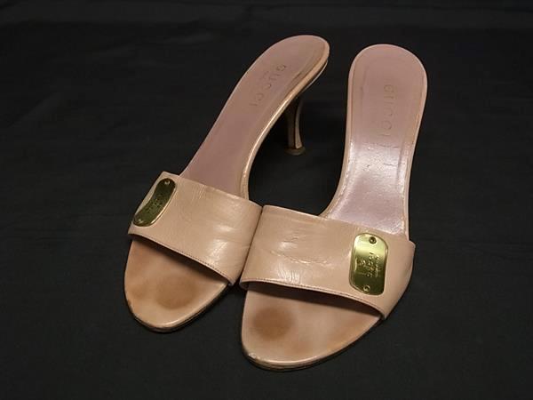 商品情報 ブランド名 GUCCI グッチ 状態ランク Bランク ライン カラーピンクベージュ系 素材 レザー サイズ 表記サイズ: 6 (日本サイズ 約23.0cm)実寸: アウトソール 約24cm　ヒールの高さ 約7.5cm　最大幅 約8...