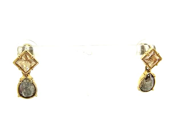 商品情報 ブランド名 SWAROVSKI スワロフスキー 状態ランク Aランク(美品) ライン カラーゴールド系 素材 サイズ(cm) 全長:約1cm サイズ(inch) 全長:約0.39inch ポケット 付属品画像内にあるものが全てにな...