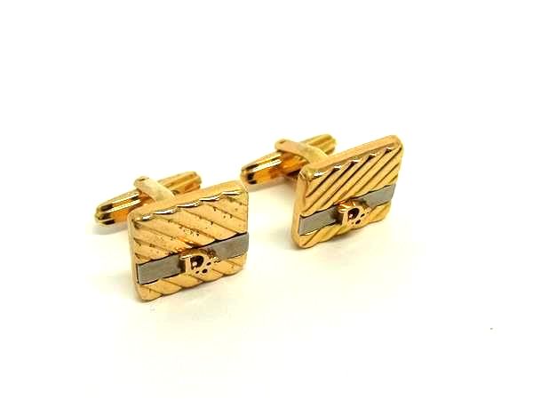 商品情報 ブランド名 ChristianDior クリスチャンディオール 状態ランク Aランク(美品) ライン カラーゴールド系 素材 サイズ W 約1.6cm　H 約1.6cm ポケット 付属品画像内にあるものが全てになります シリアル及...