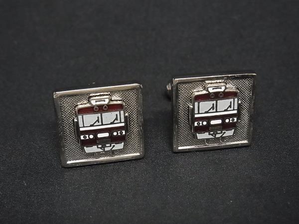 商品情報 ブランド名 状態ランク Bランク ライン カラーシルバー系 素材 サイズ W 約1.8cm　H 約1.8cm ポケット 付属品画像内にあるものが全てになります シリアル及び刻印 状態使用感　擦れ小　くすみ □□□　状態ランクについ...