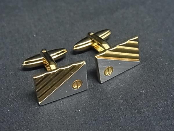 商品情報 ブランド名 dunhill ダンヒル 状態ランク ABランク(美品) ライン カラーゴールド系×シルバー系 素材 サイズ(cm) W 約1.7cm　H 約1.2cm サイズ(inch) W 約0.67inch　H 約0.47inc...