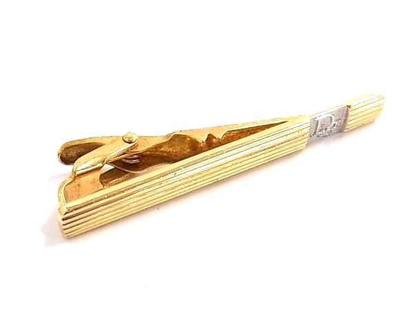 商品情報 ブランド名 ChristianDior クリスチャンディオール 状態ランク Bランク ライン カラーゴールド系×シルバー系 素材 サイズ 全長:約5.5cm ポケット 付属品画像内にあるものが全てになります シリアル及び刻印 状態...