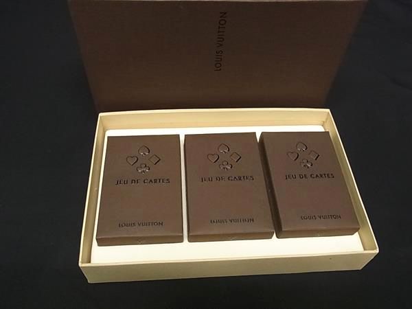 商品情報 ブランド名 LOUIS VUITTON ルイヴィトン 状態ランク Sランク(未使用品) ライン カラーレッド系×イエロー系×ネイビー系 素材 サイズ W 約5.8cm　H 約8.9cm ポケット 付属品画像内にあるものが全てになり...