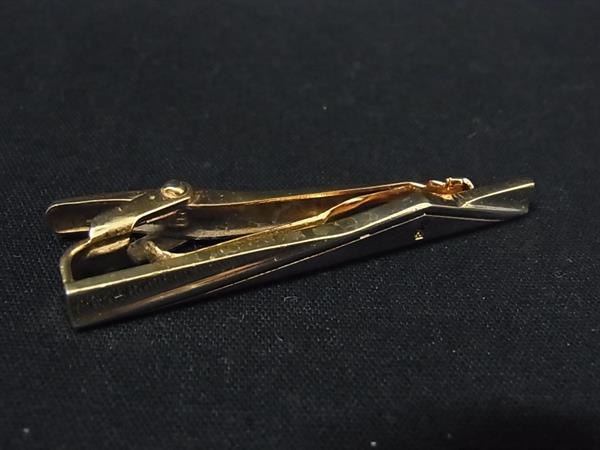 商品情報 ブランド名 YVESSAINTLAURENT イヴサンローラン 状態ランク Bランク ライン カラーゴールド系 素材 サイズ(cm) 全長:約5cm サイズ(inch) ポケット 付属品画像内にあるものが全てになります シリアル及...