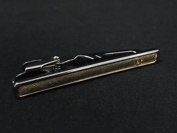 商品情報 ブランド名 ChristianDior クリスチャンディオール 状態ランク ABランク(美品) ライン カラーシルバー系 素材 サイズ 全長:約5cm ポケット 付属品画像内にあるものが全てになります シリアル及び刻印 状態使用感...