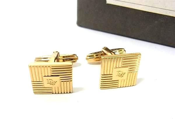 商品情報 ブランド名 ChristianDior クリスチャンディオール 状態ランク ABランク(美品) ライン カラーゴールド系 素材 サイズ(cm) W 約1.4cm　H 約1.4cm サイズ(inch) ポケット 付属品画像内にあるも...